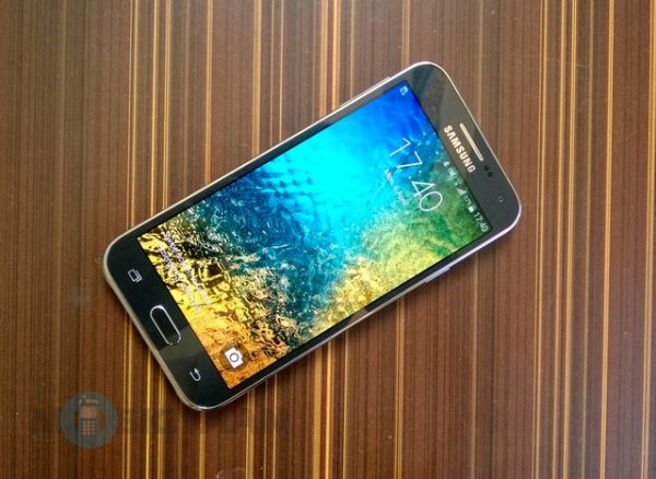Samsung Galaxy E5 Duos Review: Mid-range contender