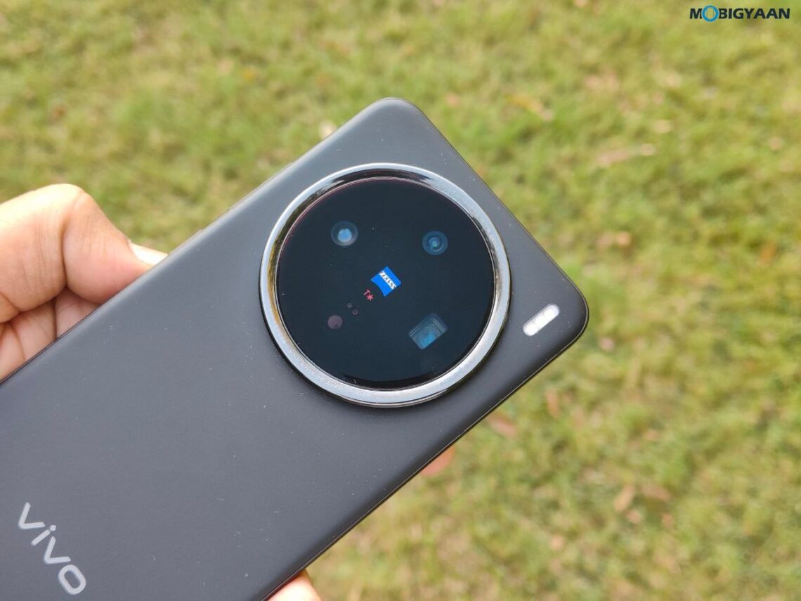 vivo X200 Review - Mind-Boggling Cameras | High-End Performance ...